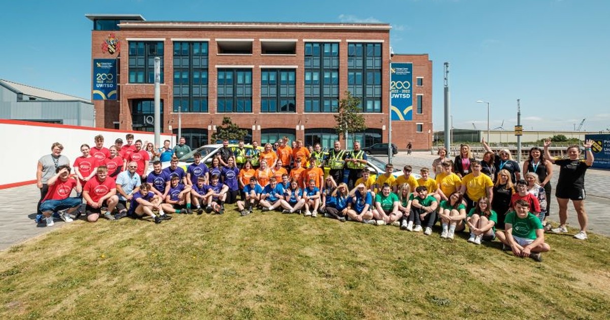 UWTSD hosts a Blue Light Academy Challenge Day for Year 12 students ...