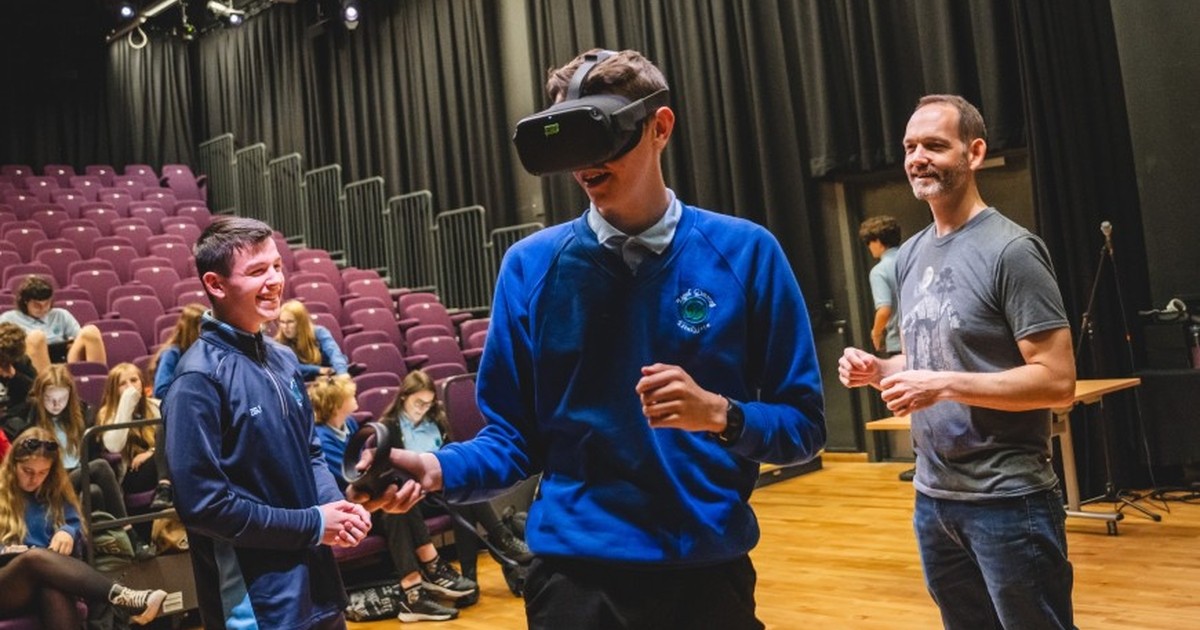 Canolfan S4C Yr Egin opens its doors to Ysgol Gymraeg Ystalyfera Bro ...