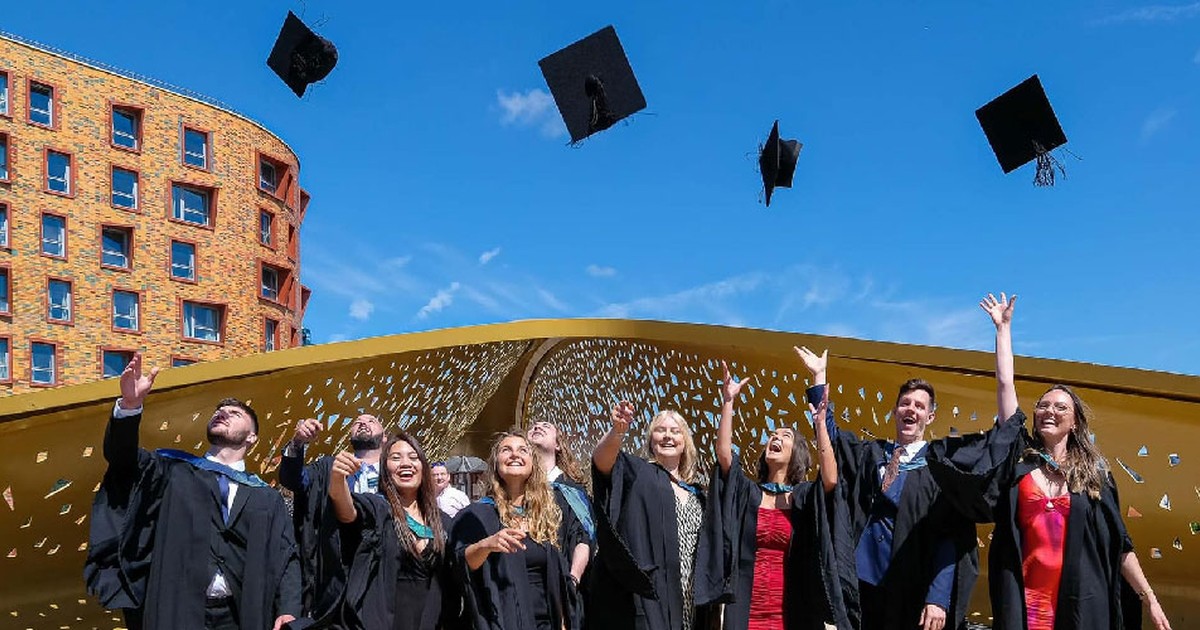 UWTSD celebrates at Swansea Graduation ceremonies | University of Wales ...