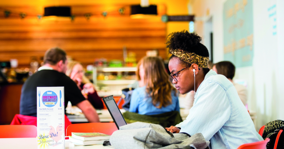 Online & Distance Learning Applications | University of Wales Trinity ...